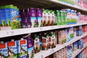 What are the different flavors of flavoured milk available in the ...