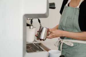How to make flavoured milk at home? - drinkstype.com